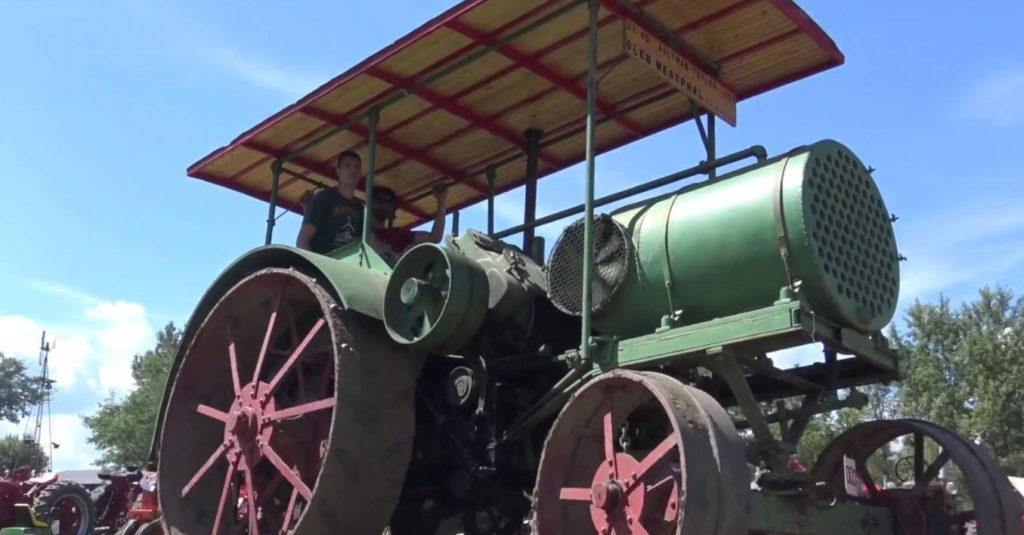 Stunning Old Tractors We'd Love To Own - Mentertained