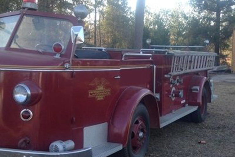 40 Vintage Firetrucks - Mentertained